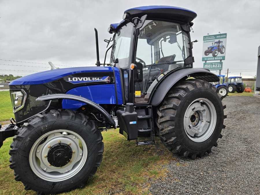 Tractor LOVOL 854
