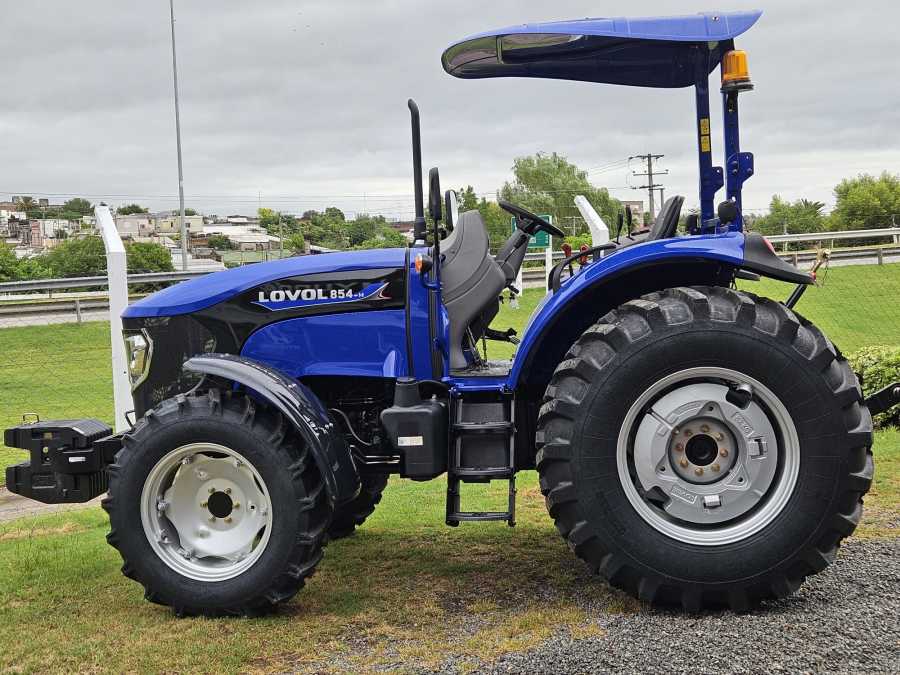 Tractor LOVOL 854